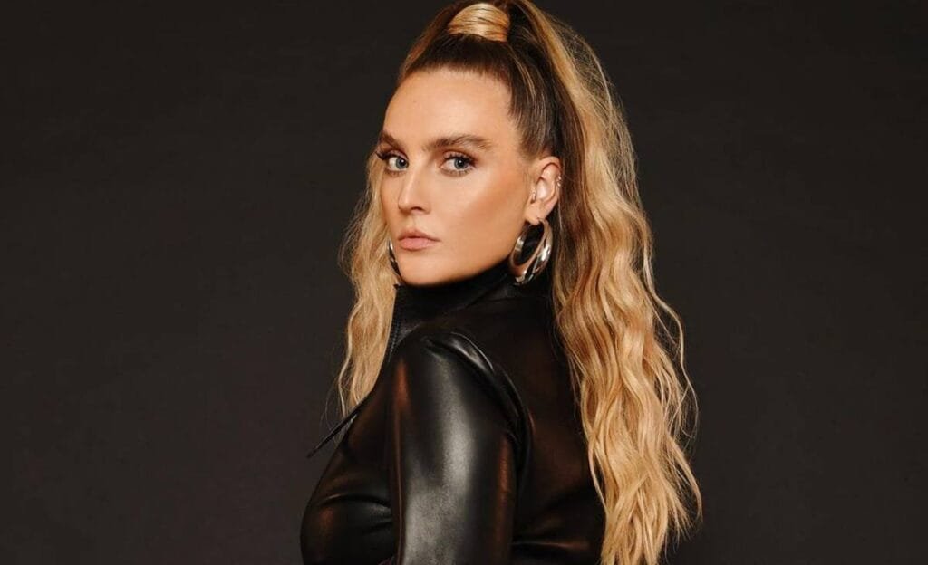 Perrie Edwards, do Little Mix, divulga foto e nome do filho