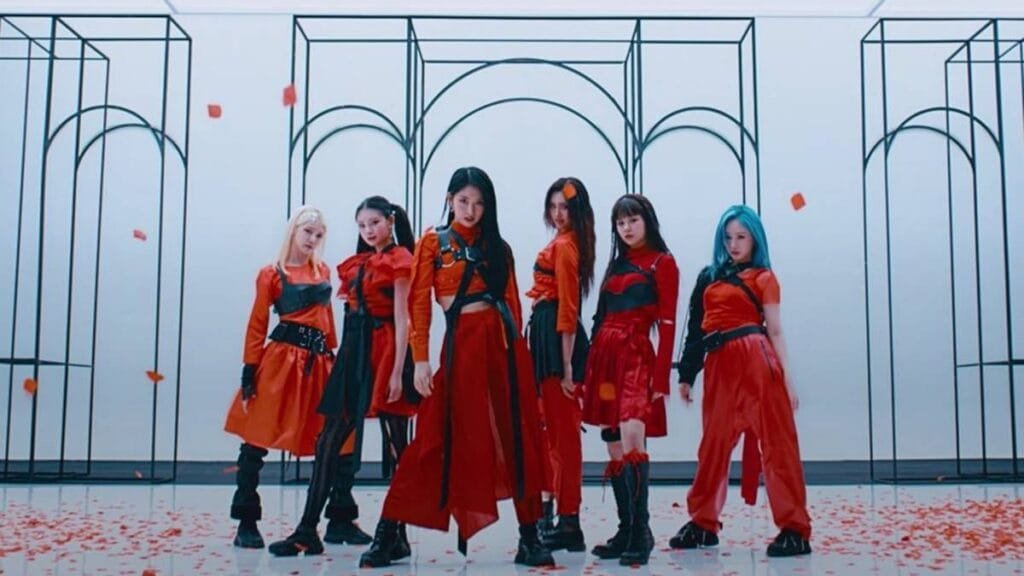 EVERGLOW chega com tudo no mini-álbum e MV de "First"